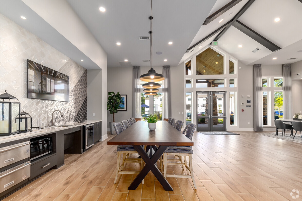 Wallace Park, An Alexan Community - 7326 Wallace Rd Charlotte, NC 28212 ...
