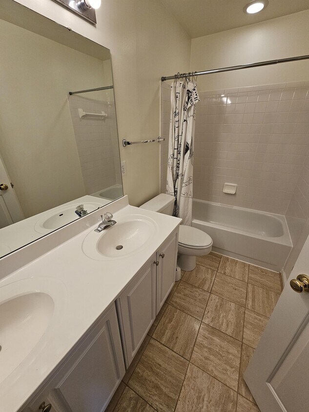 8105 Madrillon Springs Ln, Vienna, VA 22182 - Townhome Rentals in ...