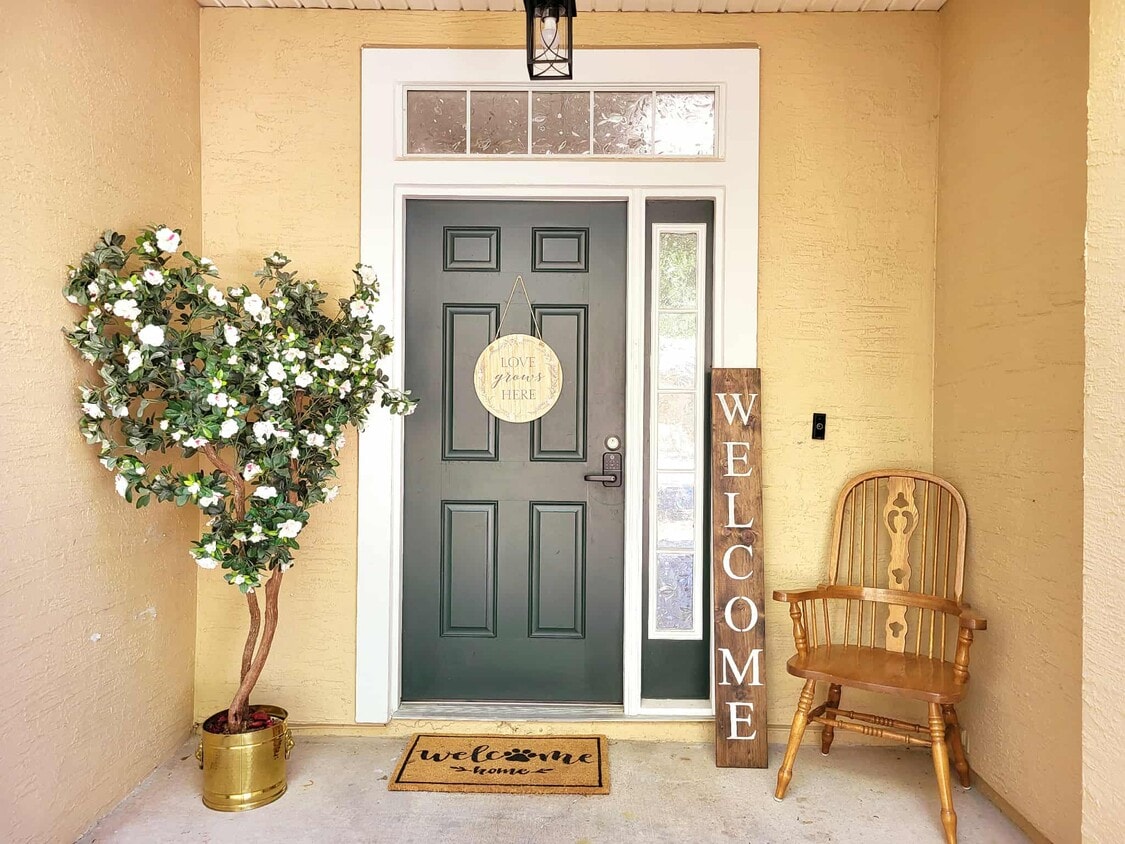 5260 Collins Rd, Jacksonville, FL 32244 - Townhome Rentals in Jacksonville FL | Apartments.com