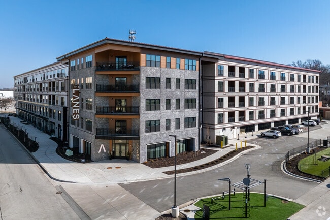 Downtown Mission Apartments for Rent with a Walk-In Closet - Mission ...