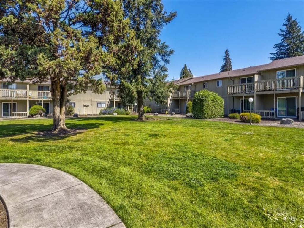 Gateway Village Apartments - 3255 Gateway St Springfield, OR ...