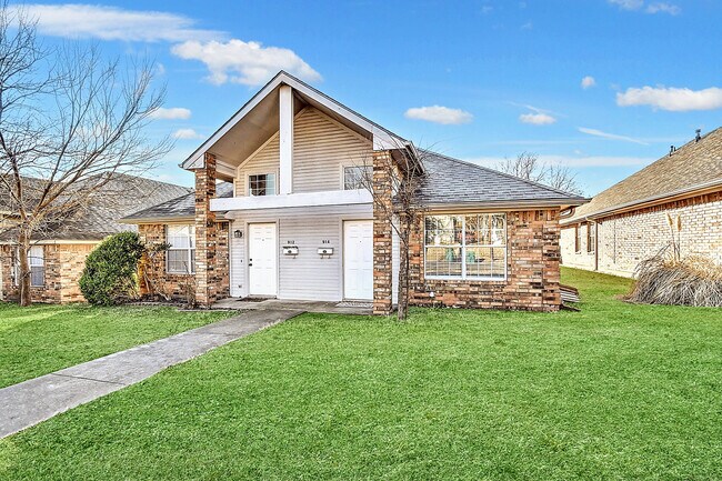 914 W Houston St, Sherman, TX 75092 | Apartments.com