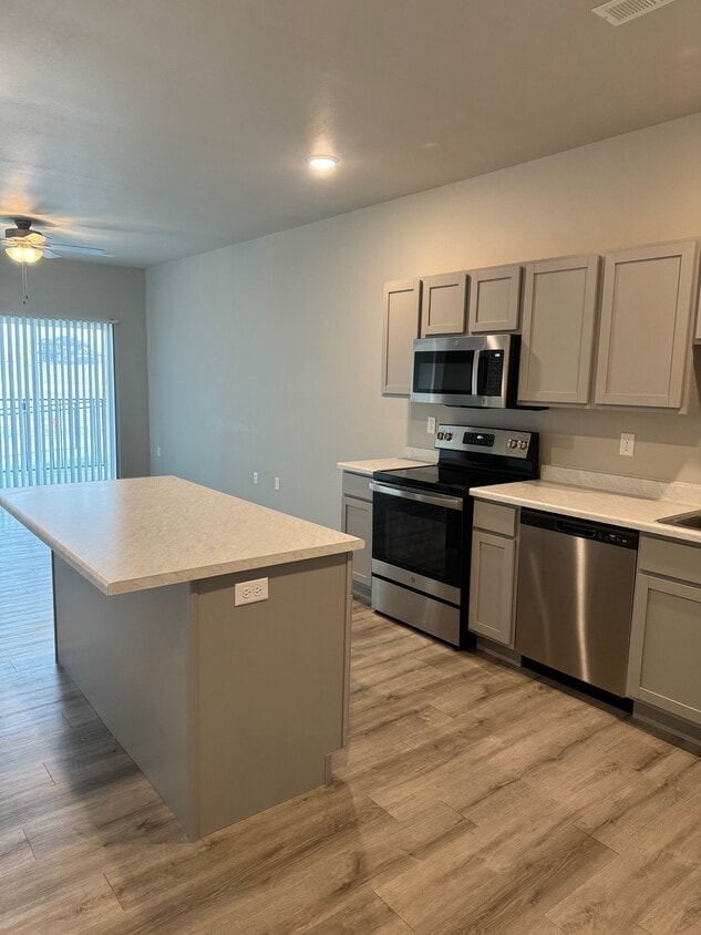 Ridge at Scott Park - 3701-3761 Eastbrook Dr Iowa City, IA 52245 ...