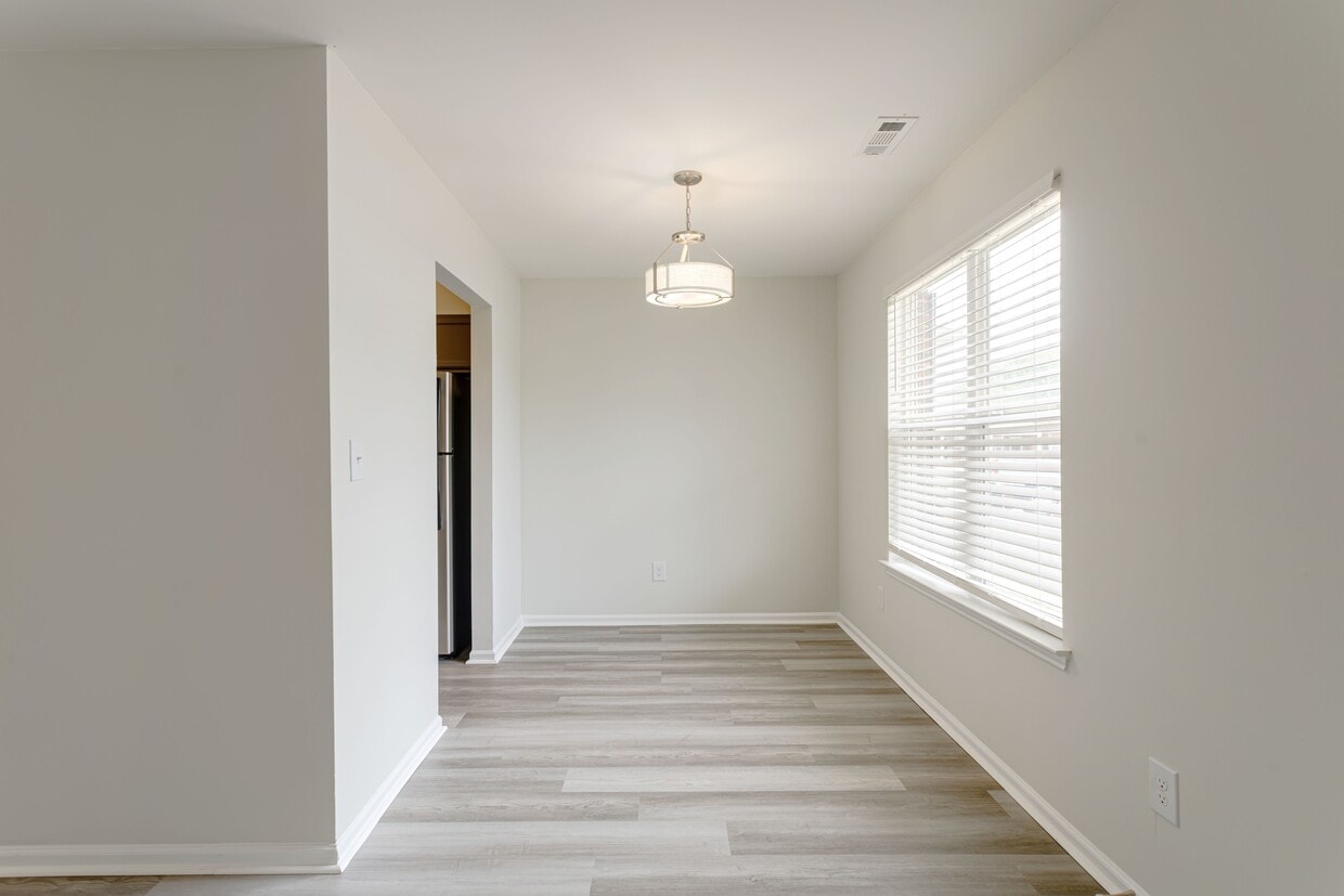 The Oakley at Spring Creek - 107 Harrison Dr Tuscumbia, AL 35674 ...