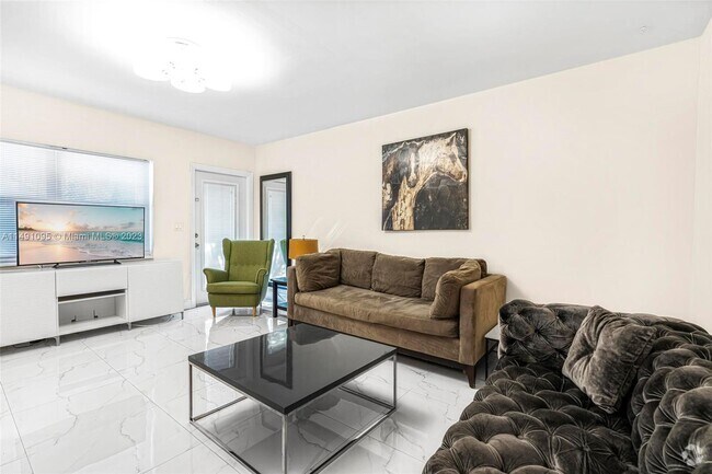 SoFi Apartments for Rent with Hardwood Floors - Miami Beach, FL - 14 ...