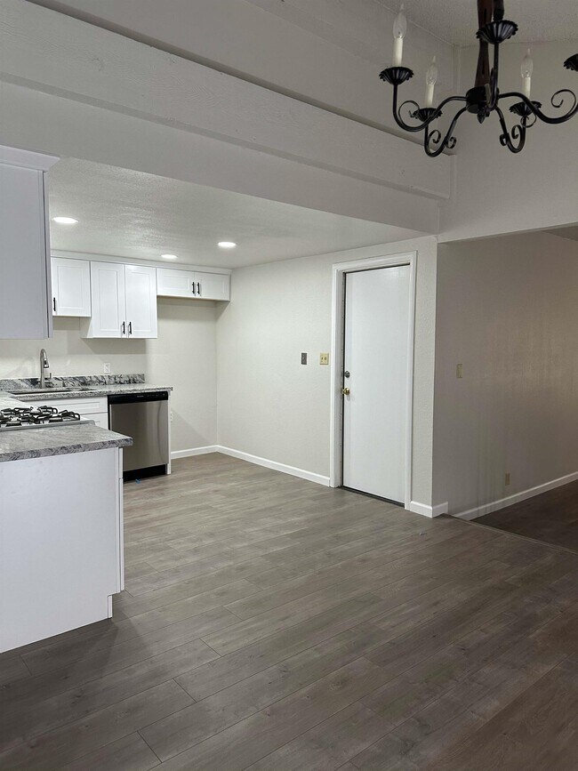 1305 Oak Terrace Ct Unit 1, Sacramento, CA 95825 - Room for Rent in ...