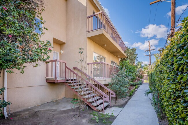 13653 Wyandotte St, Van Nuys, CA 91405 - Townhome Rentals in Van Nuys CA | Apartments.com