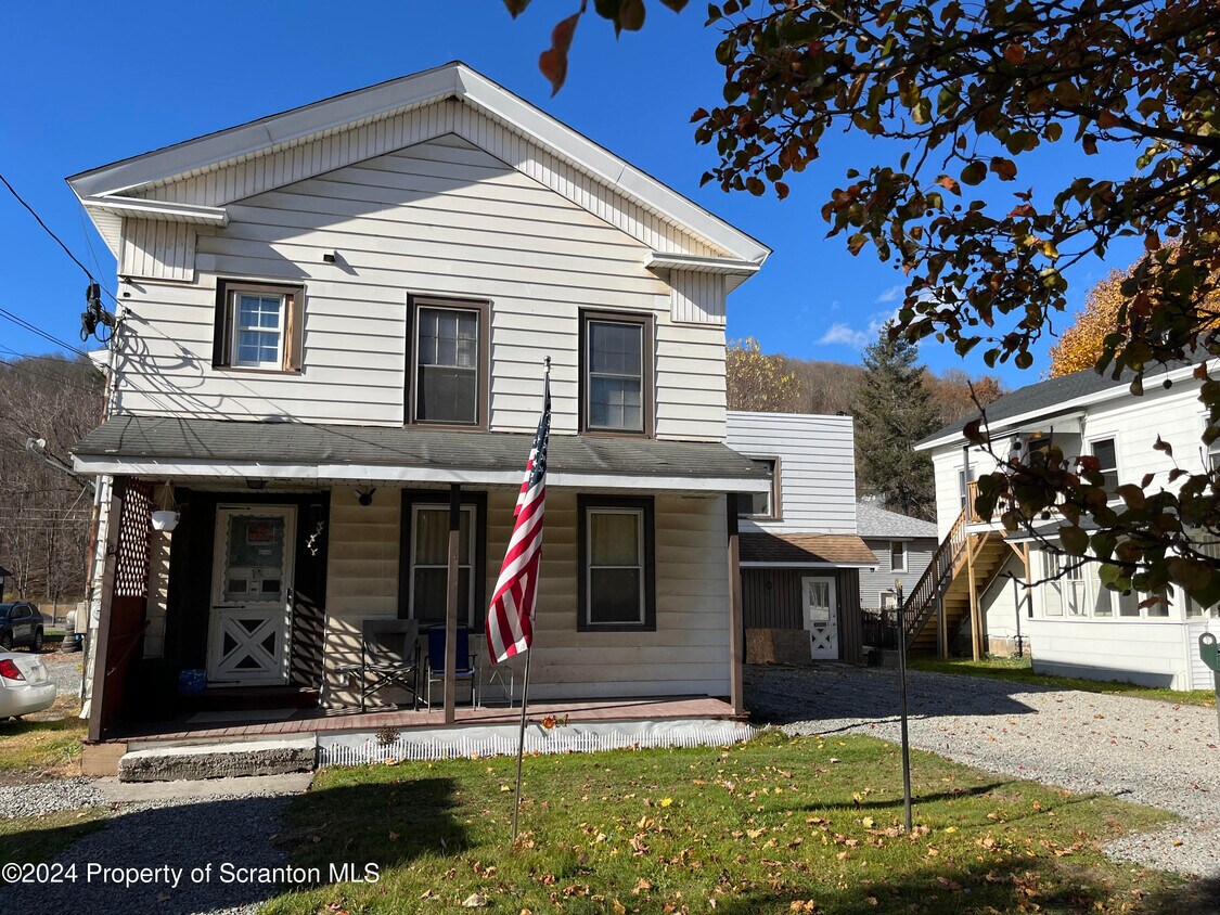 707 Main St, New Milford, PA 18834 - Room for Rent in New Milford, PA ...