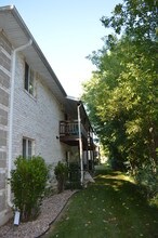 Pinewood Park Villas Rentals - Howard, WI | Apartments.com