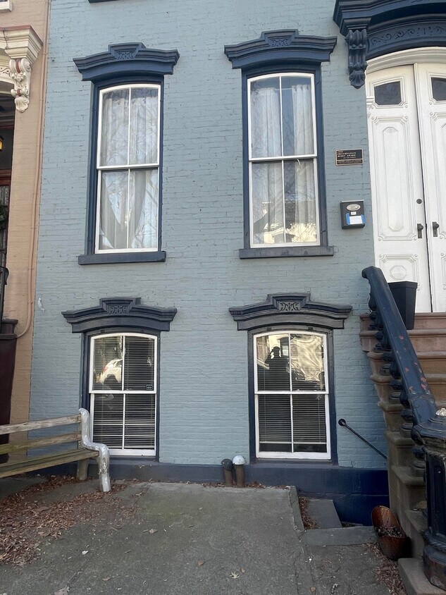 216 Elm St Albany, NY 12202 - Alquileres en Albany, NY | Apartamentos.com