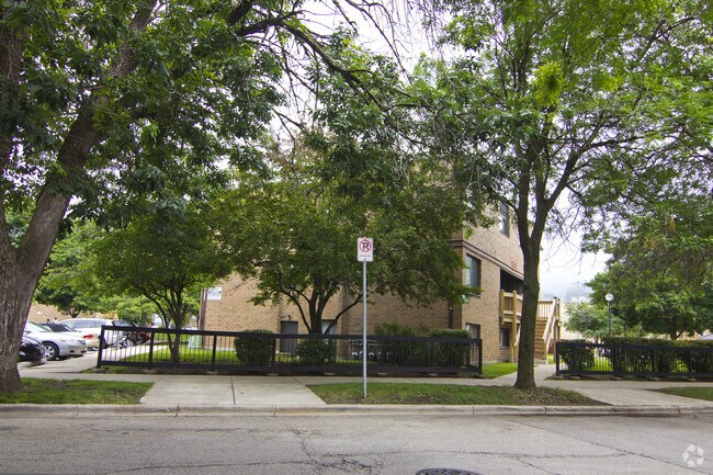 Evergreen Terrace Apartments Apartments - Chicago, IL | Apartments.com