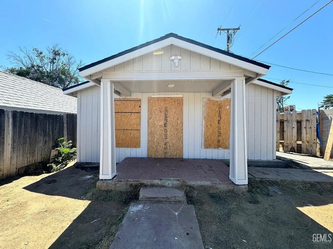 1009 Yosemite Dr, Bakersfield, CA 93308 - House Rental in Bakersfield ...