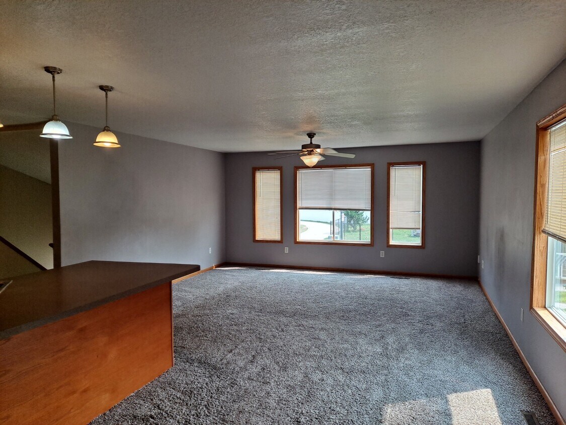 3901 Marigold Dr Ames IA 50014 Townhome Rentals In Ames IA 3901-marigold-dr-ames-ia-50014-townhome-rentals-in-ames-ia