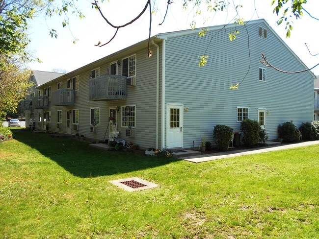 Spruce Manor Apartments - Orange, CT | Apartments.com