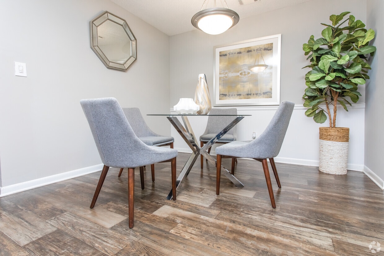 The Sapphire - 10 Creste Dr Decatur, GA 30035 | Apartments.com