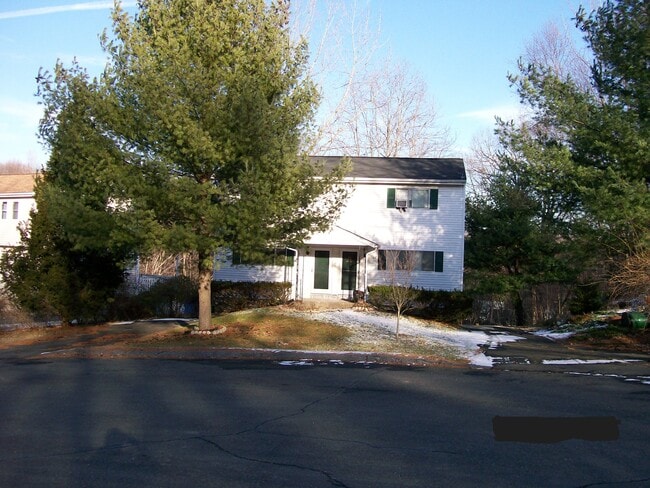 Apartments for Rent with High Ceilings in Brookfield Center CT