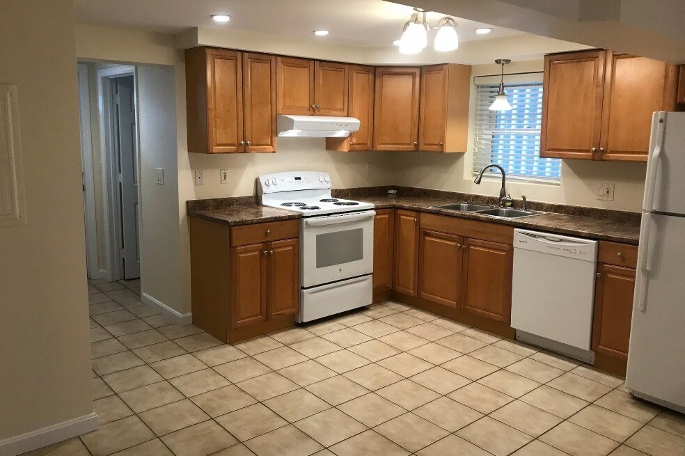 33 Vera St, Revere, MA 02151 - 33 Vera St Revere, MA 02151 | Apartments.com