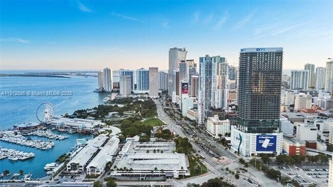 398 NE 5th St Unit 398 NE 5th St 3209, Miami, FL 33132 - Room for Rent ...