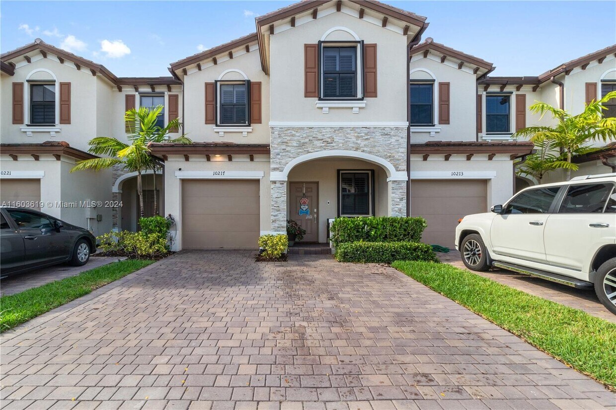 10217 SW 228th Terrace, Cutler Bay, FL 33190 - Townhome Rentals in ...