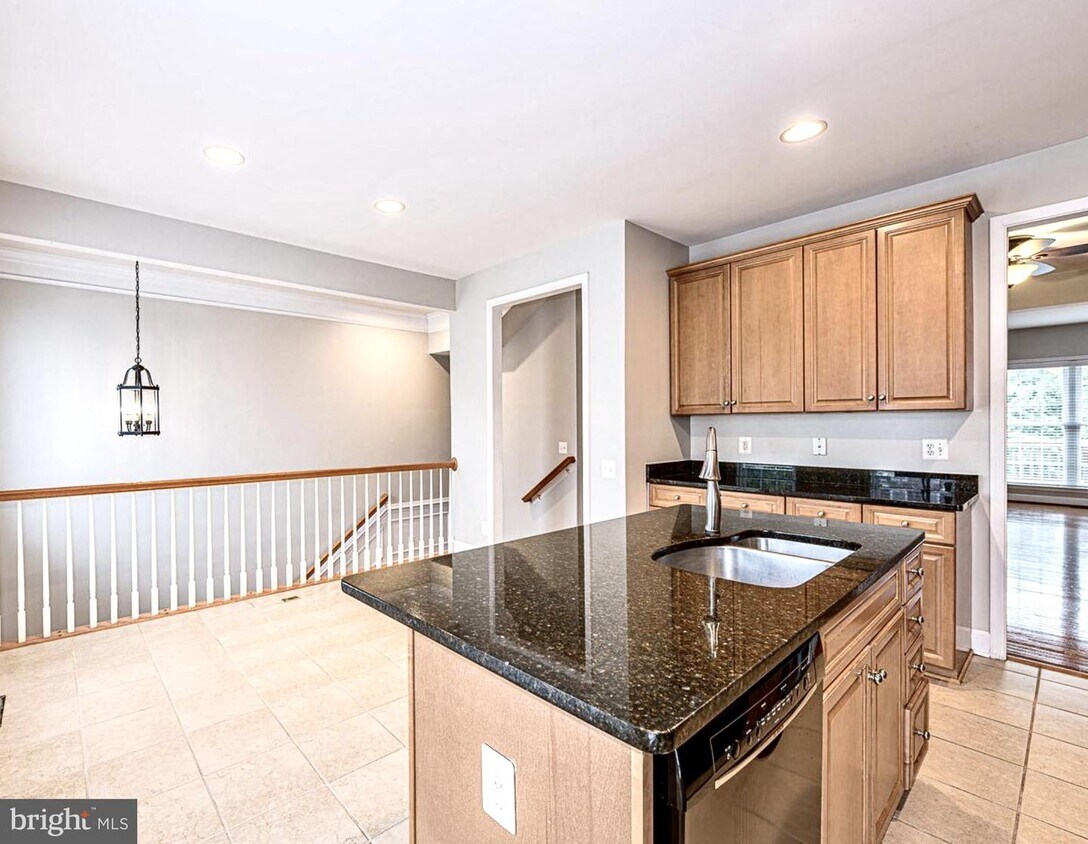 8177 Pasture Rose Ct, Lorton, VA 22079 - Townhome Rentals in Lorton VA ...