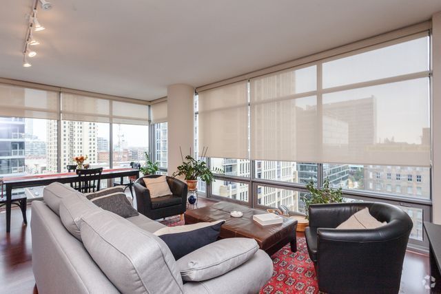 Central Station Apartments for Rent with a Living Room - Chicago, IL ...