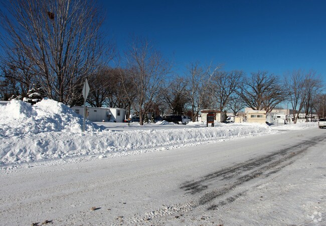 8370 Sunset Rd Spring Lake Park, MN 55432 Rentals - Spring Lake Park ...