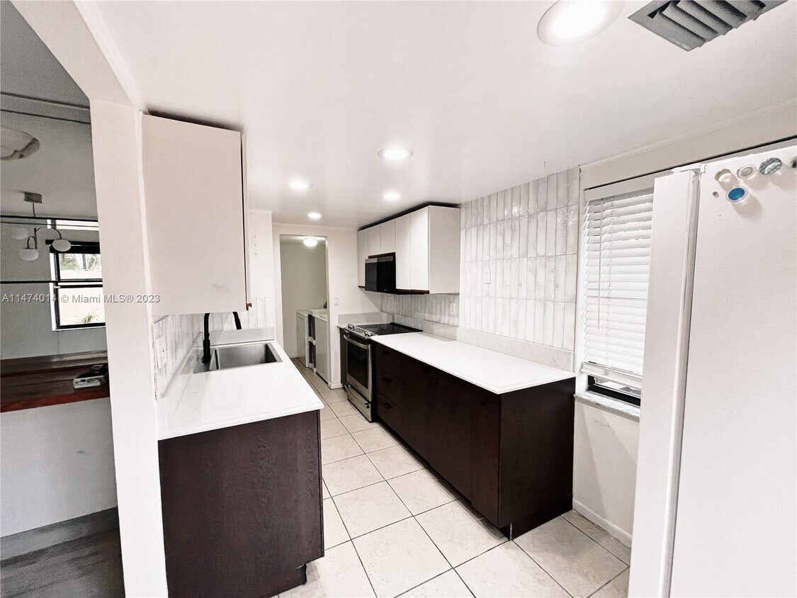 11263 SW 9th Ct, Pembroke Pines, FL 33025 - House Rental in Pembroke ...