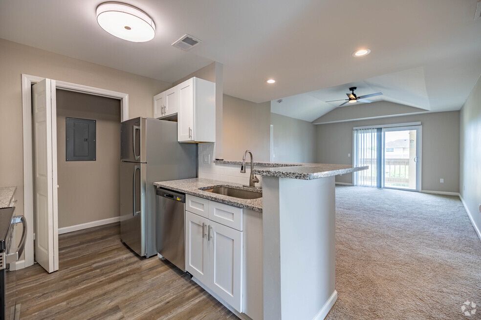 Deercross Apartments - 9225 Deercross Pky Blue Ash, OH 45236 ...