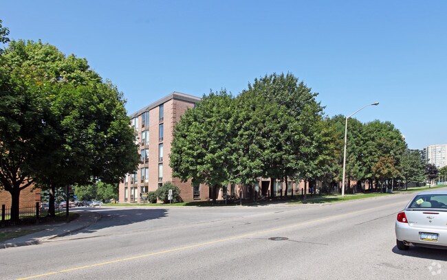 Pickering Place Apartments - 1865 Glenanna Rd Pickering, ON ...