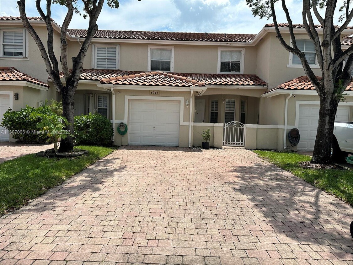 4543 NW 97th Ct, Doral, FL 33178 - Townhome Rentals in Doral FL | Apartments.com