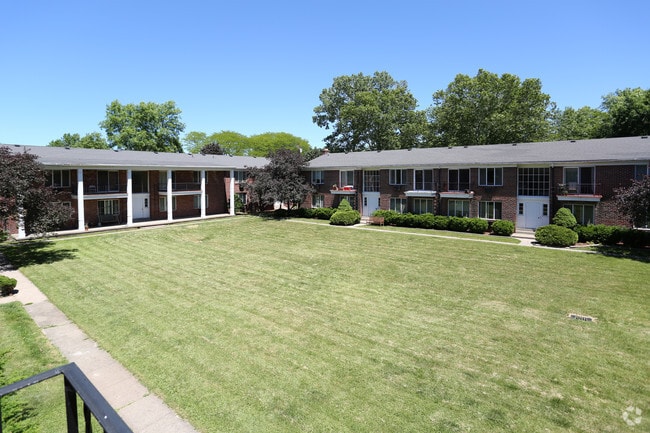 The Presidents Village Apartments - Brockport, NY | Apartments.com