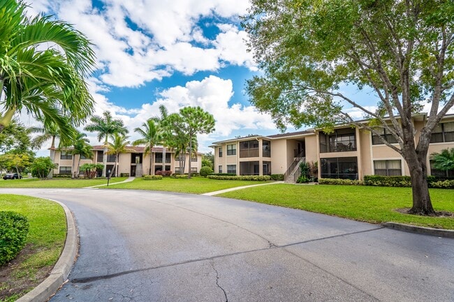 Spanish Lakes Golf Village Apartments under $2,500 - Port Saint Lucie ...