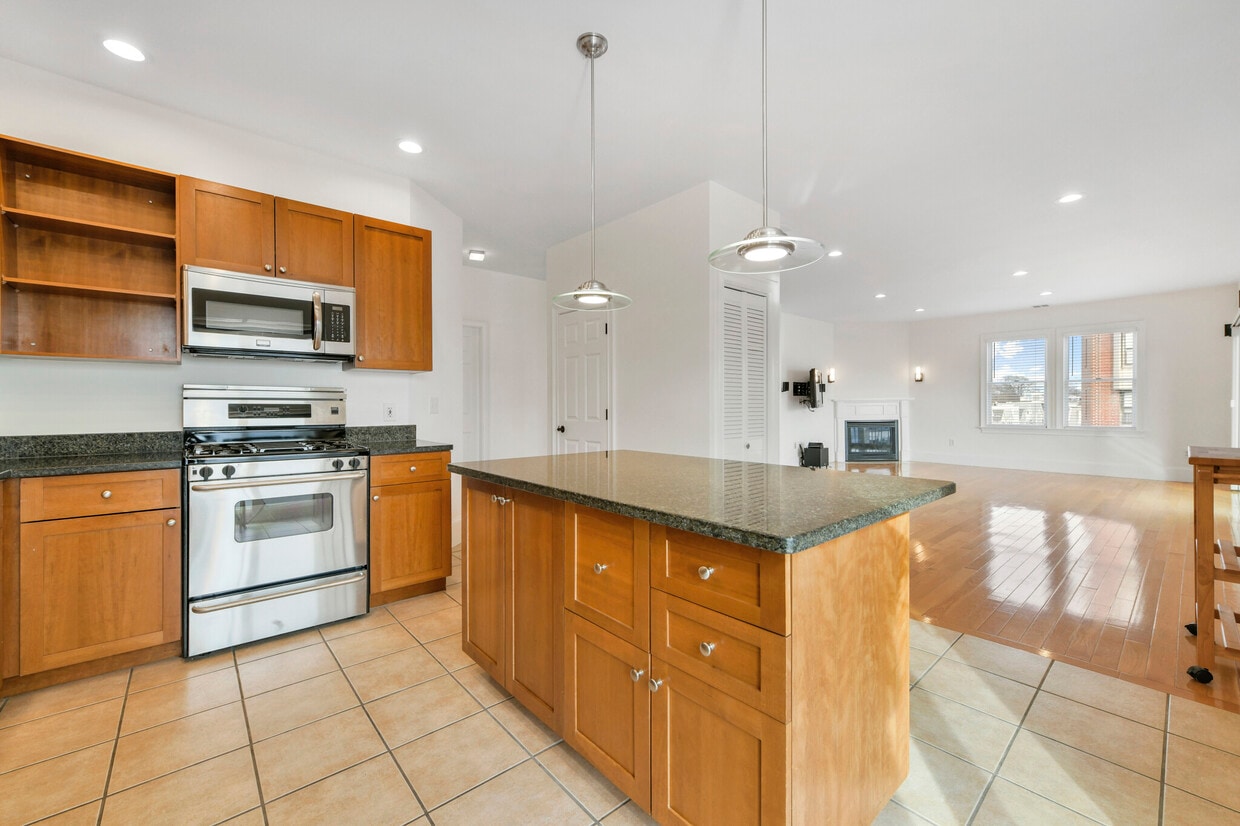 467 E 8th St Unit Boston, MA 02127, Boston, MA 02127 - Condo for Rent ...