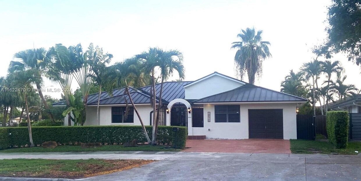 10515 SW 56th St, Miami, FL 33165 - House Rental in Miami, FL | Apartments.com