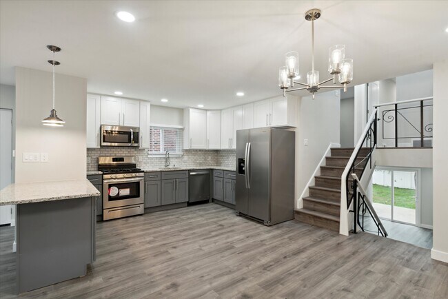571 Livezey St, Philadelphia, PA 19128 - House Rental in Philadelphia ...