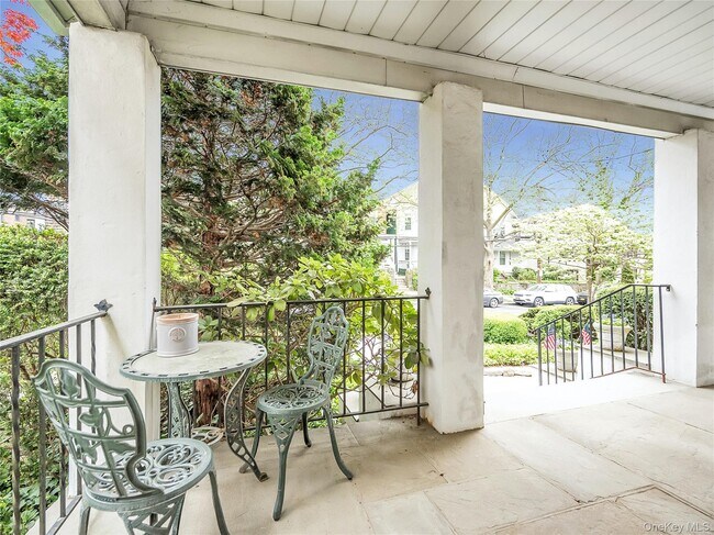 91 Parkway Rd Unit 3, Bronxville, NY 10708 - Room for Rent in ...