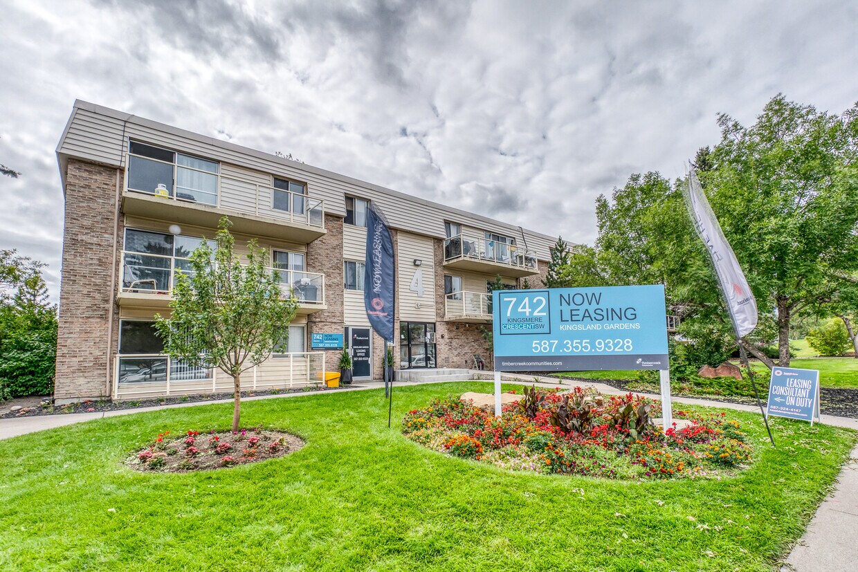 Kingsland Gardens Apartments - 742 Kingsmere Cres SW Calgary, AB ...
