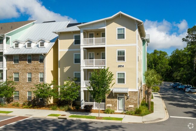 Crowne at Live Oak Square Apartments - Johns Island, SC | Apartments.com