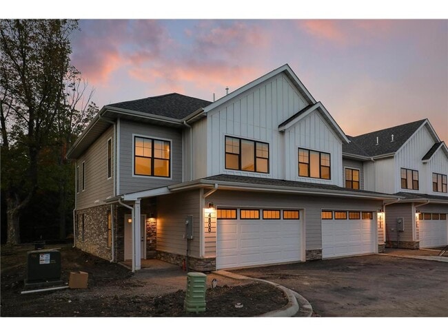 Apartments For Rent With Garage