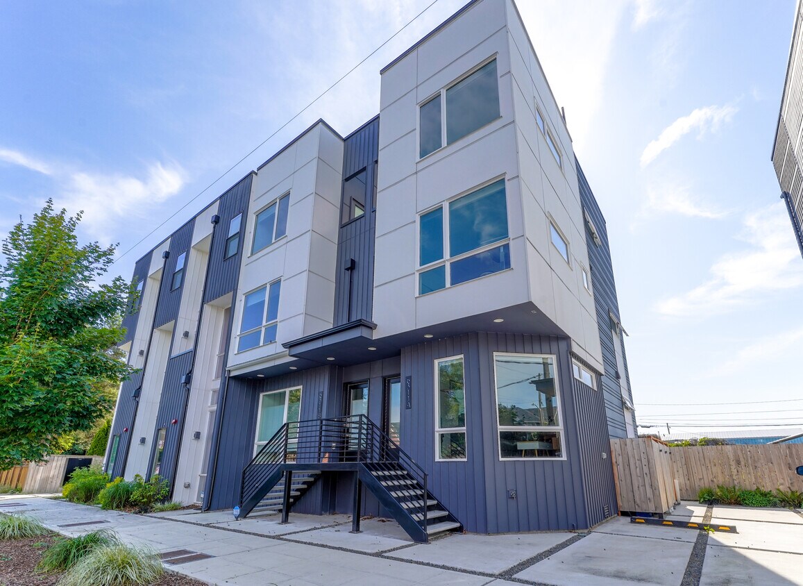 6311 34th Ave SW, Seattle, WA 98126 - Townhome Rentals in Seattle WA ...