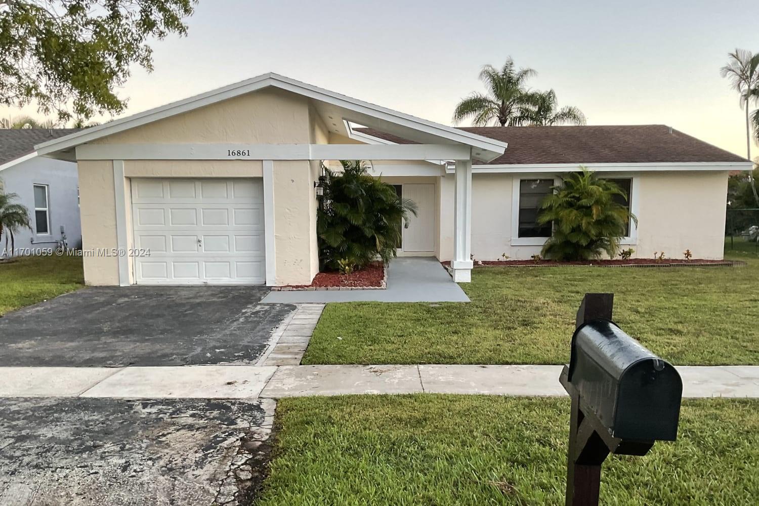 16861 Royal Poinciana Dr, Weston, FL 33326 - House Rental in Weston, FL ...