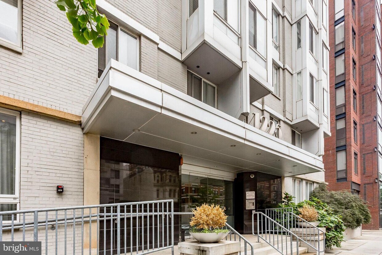 1225 13th St NW Unit 306, Washington, DC 20005 - Room for Rent in ...
