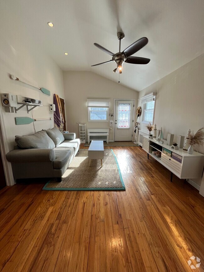 The Walks Apartments under $700 - Long Beach, NY - 16 Rentals ...