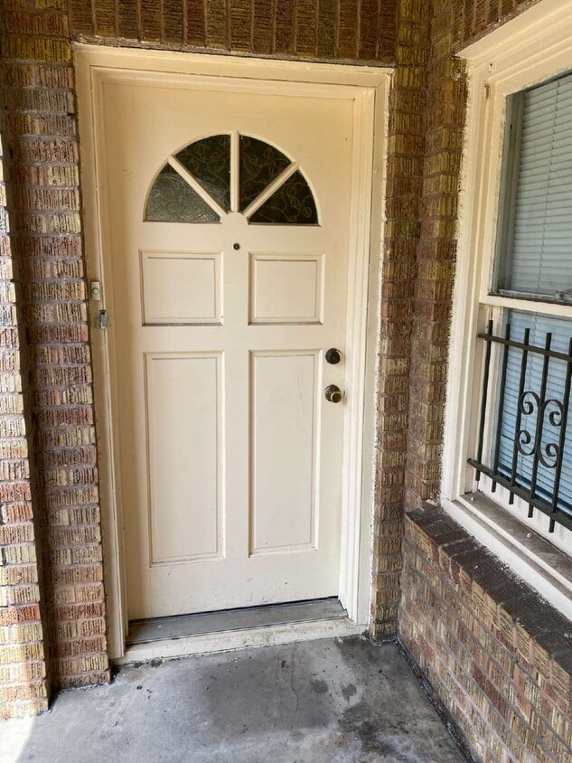247 E Lullwood Ave Unit Front, San Antonio, TX 78212 - Room for Rent in ...