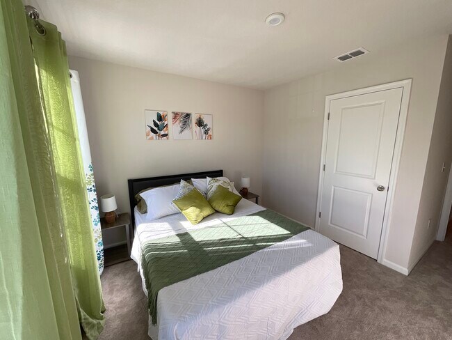 5889 Creekside Crossing Dr, Jacksonville, FL 32210 - Townhome Rentals ...
