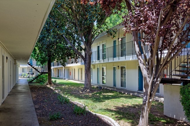 Howe - Apartments in Sacramento, CA | Apartments.com