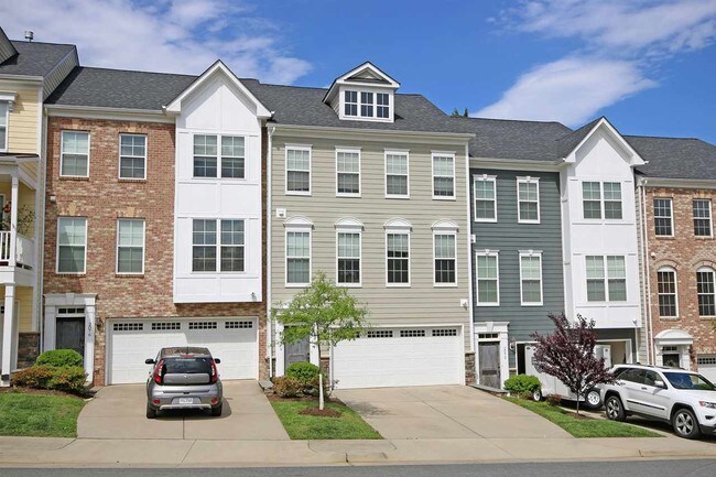 2074 Avinity Loop, Charlottesville, VA 22902 - Townhome Rentals in ...