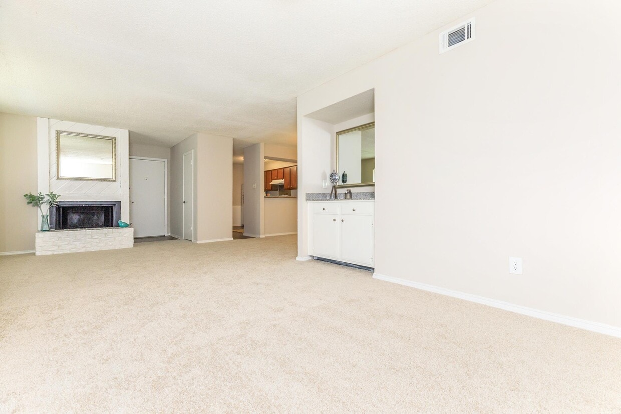The Arts Apts at Park Place - 1301 Park Place Blvd Hurst, TX 76053 ...