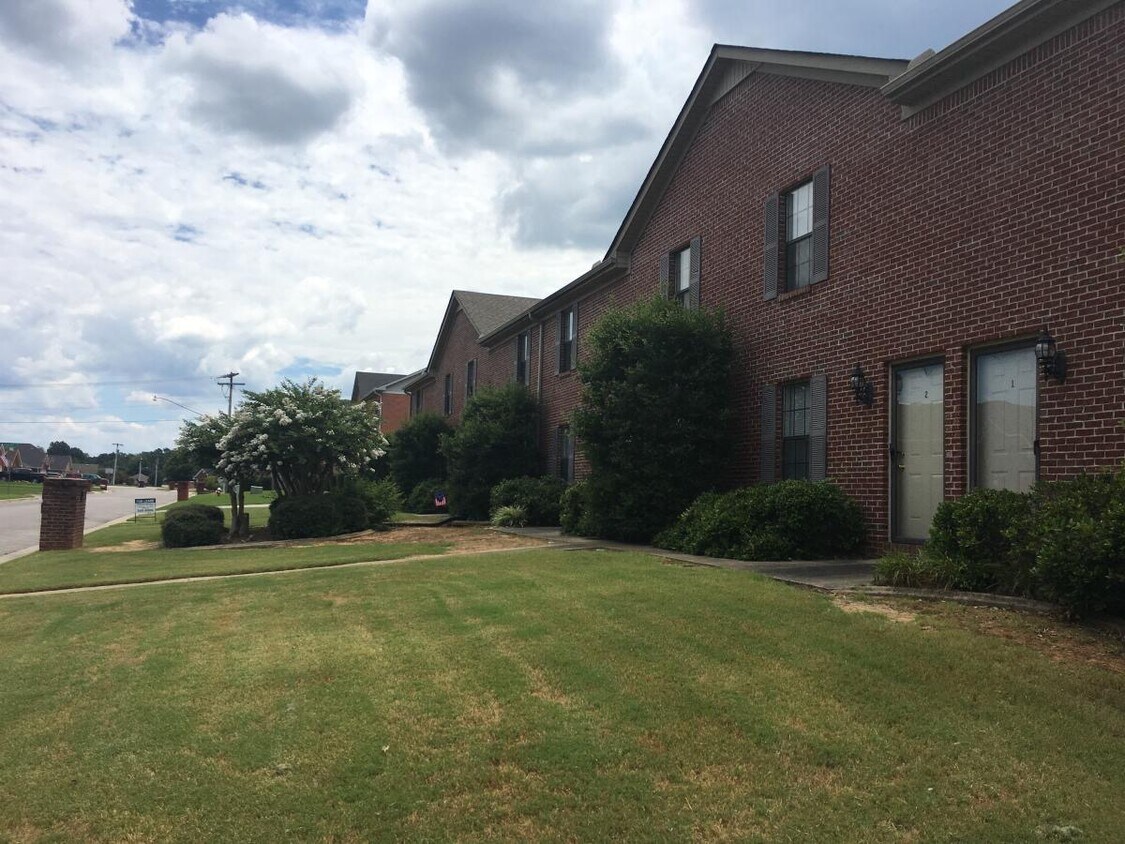 1209 Goldridge Dr SW, Decatur, AL 35603 - Townhome Rentals in Decatur ...
