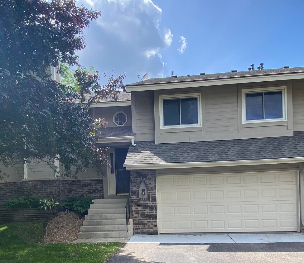 13845 85th Ave N, Maple Grove, MN 55369 - Townhome Rentals in Maple ...